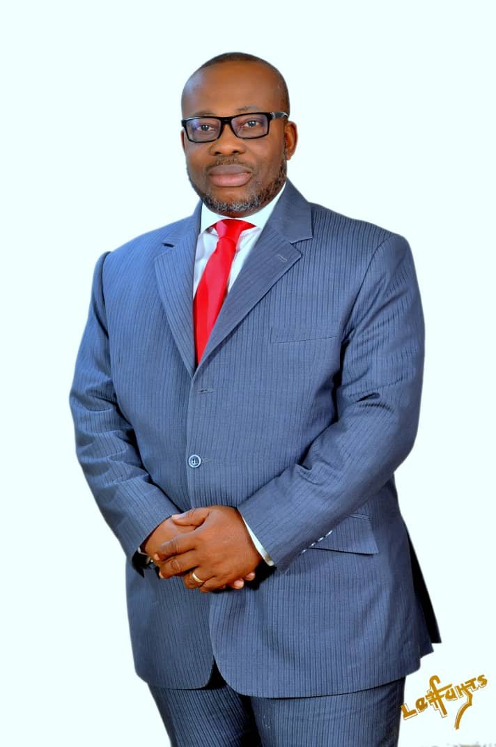 Human rights Lawyer, Ubani empowers youths and less-privileged to mark ...